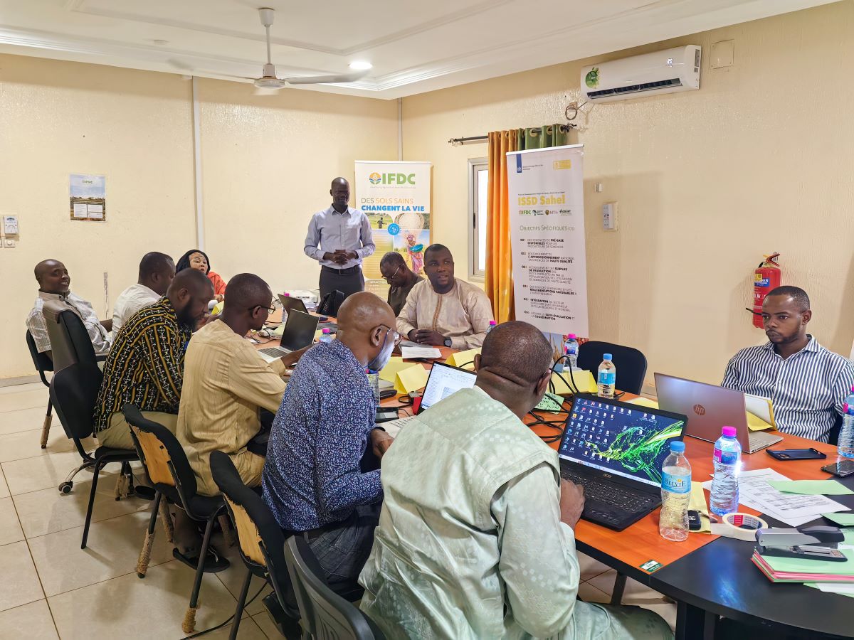 Adapting a Digital Seed Tracking and Traceability System to the ...